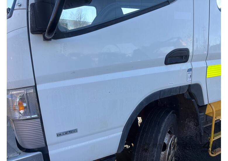 Buy Used 2016 Mitsubishi 2016 Mitsubishi Canter 7 800 918 Crew Cab ...