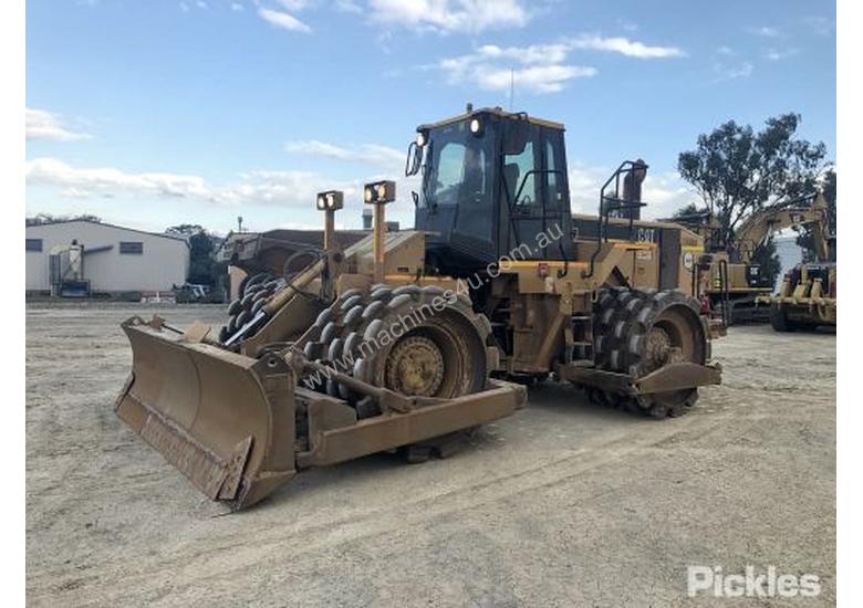 Buy Used Caterpillar 825G Box Trailer in , - Listed on Machines4u