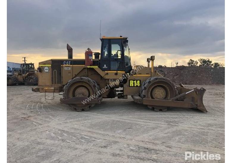 Buy Used Caterpillar 825G Box Trailer in , - Listed on Machines4u