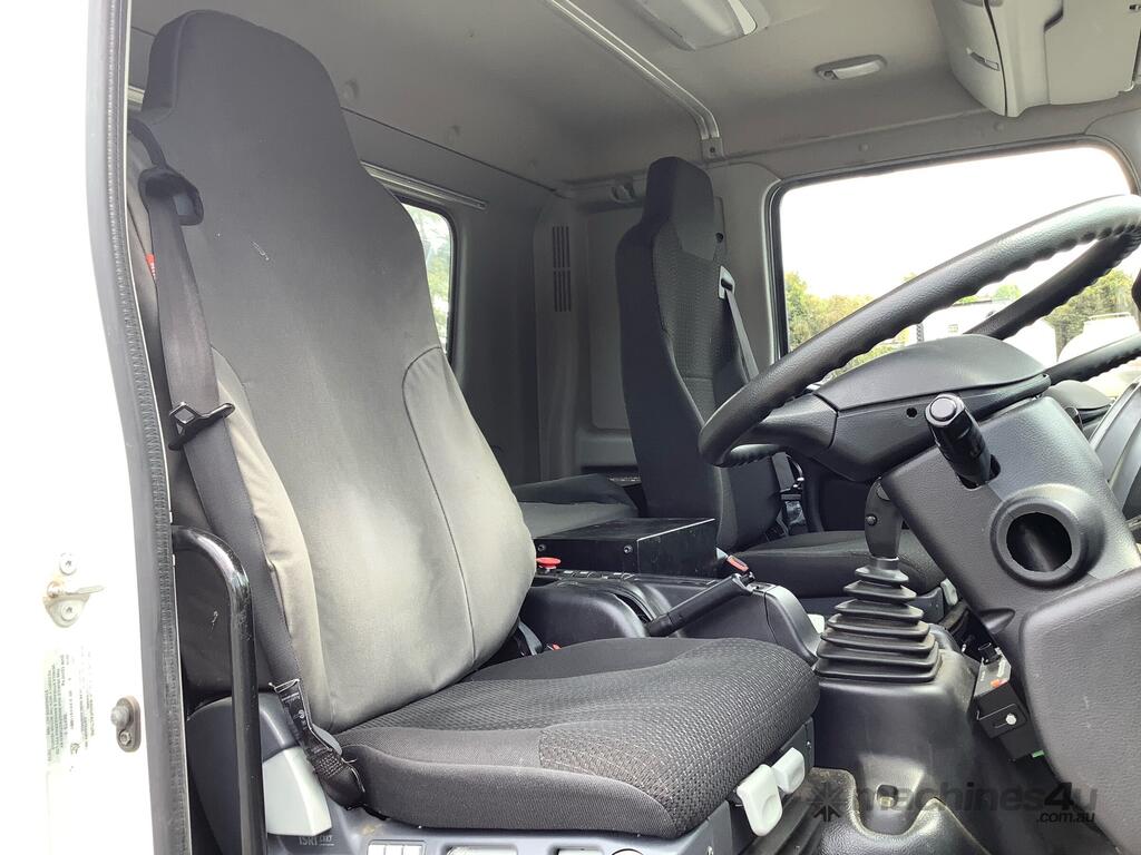 Buy Used 2019 Hino 2019 Hino FE500 1426 Bin Lifter Side Loader ...