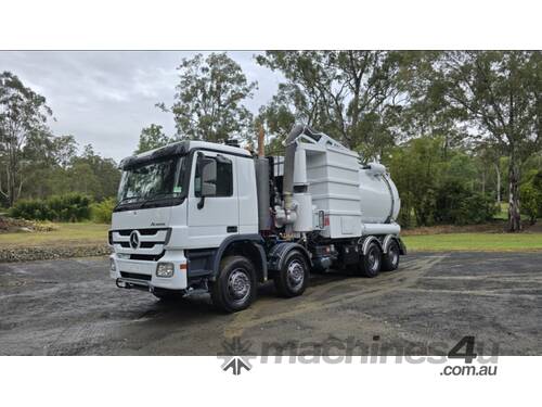 Buy Used mercedes NDD Combo Vac Truck 8 4 with 12 000 Litre Tank Fully ...