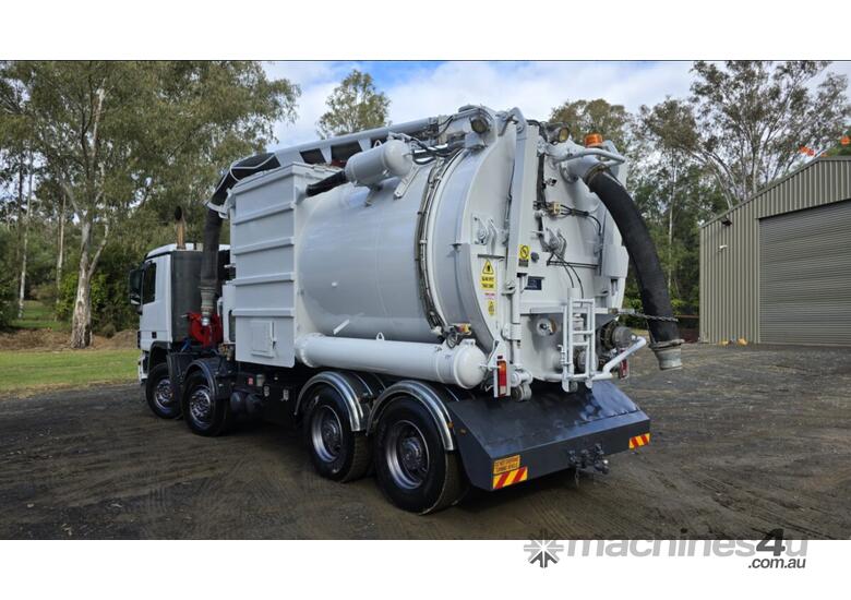 Buy Used mercedes NDD Combo Vac Truck 8 4 with 12 000 Litre Tank Fully ...