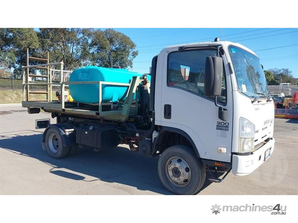 Buy Used Isuzu NPS300 Trucks (1140557) - Listed on Machines4u