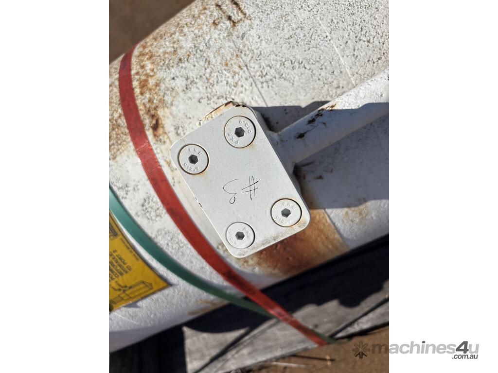 Used 1 x Pallet of Hydraulic RAMS Farm Machinery (1159757)