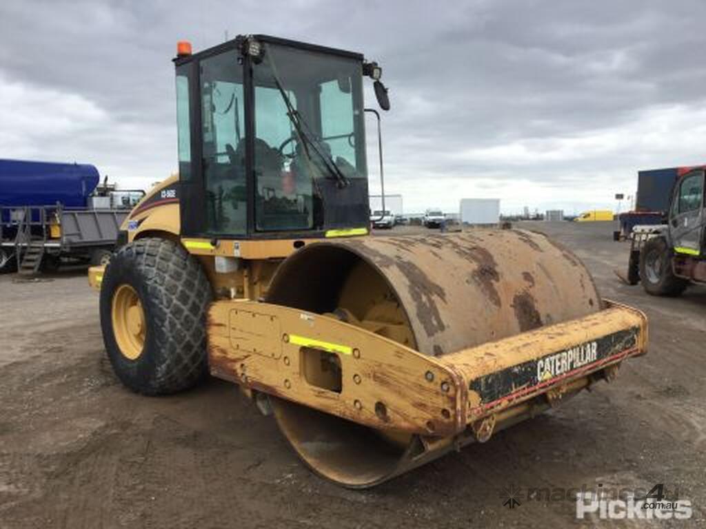 Used Caterpillar CS563E Single Drum Smooth Rollers in , - Listed on ...