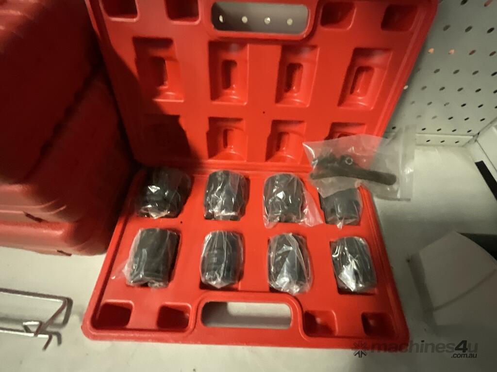 Used Miscellaneous Contents on Shelves Only (1098406)