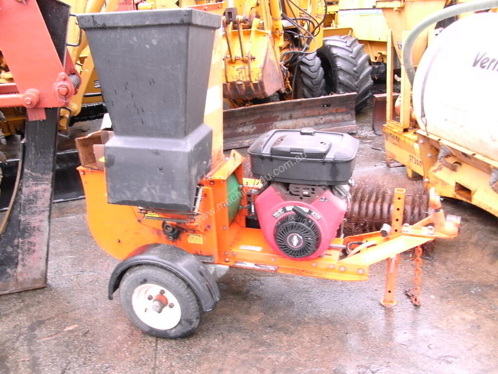 Used 2008 red roo redroo 14hp V2 petrol wood chipper Petrol Wood ...