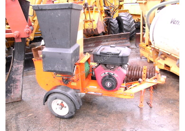 Used 2008 red roo redroo 14hp V2 petrol wood chipper Petrol Wood ...