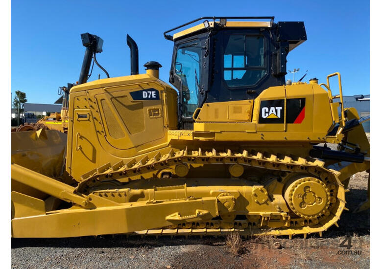 Hire 2014 Caterpillar Caterpillar D7E Std Tracked-Dozer Dozer Dozer in ...