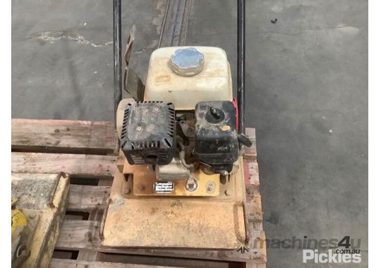 Used Wacker Packer Plate Compactor VPH70 Plate Compactors in , - Listed ...