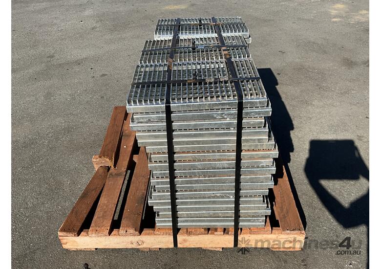 Used ACO Pallet of x51 ACO Galvanised Drain Lids in , - Listed on ...