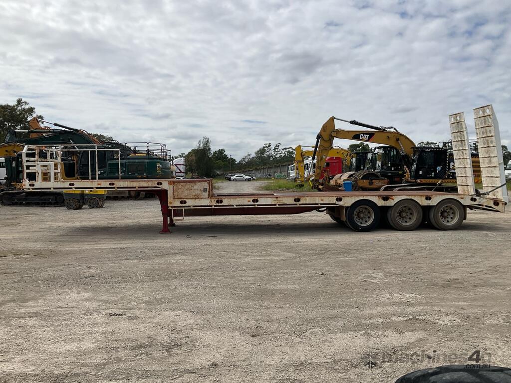 Buy Used 2011 j.p.trailers 2011 JP Trailers 44ft Tri Axle Drop Deck ...