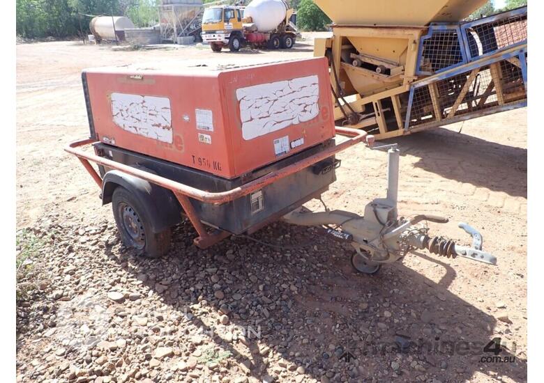 Used 2005 COMPAIR C50 180CFM AIR COMPRESSOR Air Compressor in ...