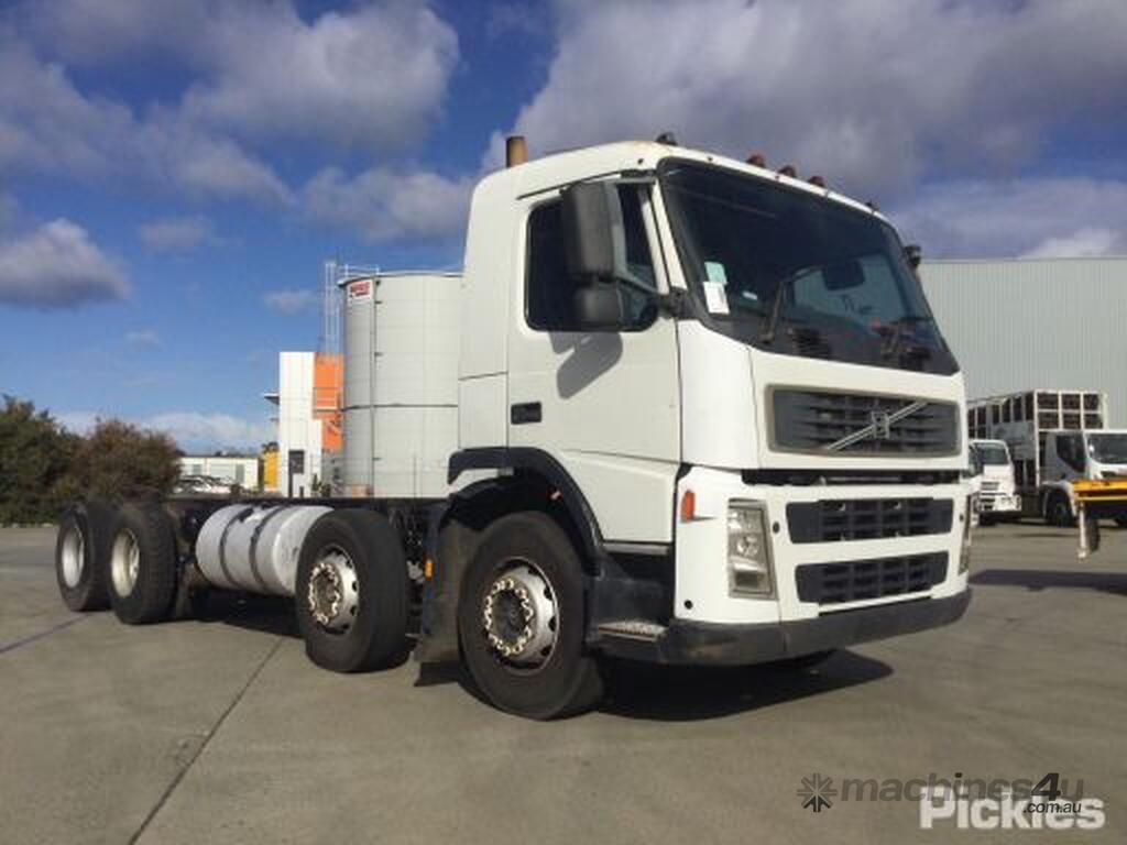 Buy Used Volvo FM MK2 Service Trucks in , - Listed on Machines4u