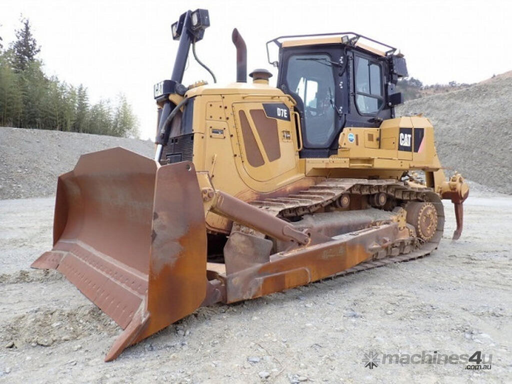 Used 2013 Caterpillar D7E Dozer (1115661)