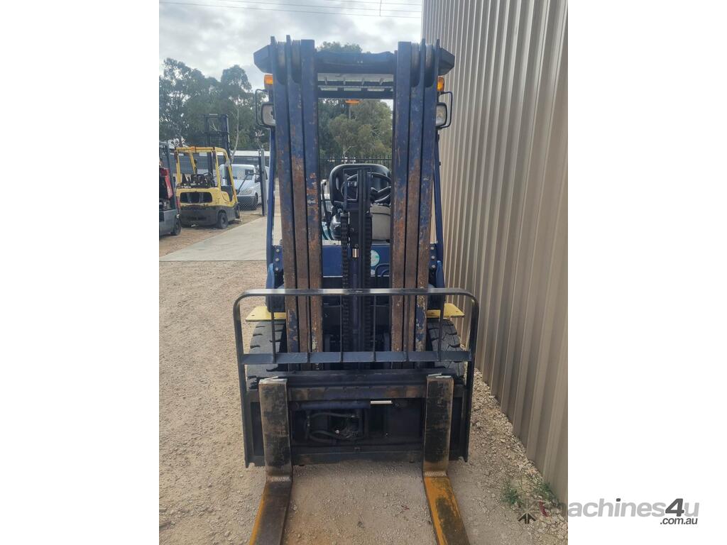 Used komatsu FG25T-14 Counterbalance Forklifts (878661)