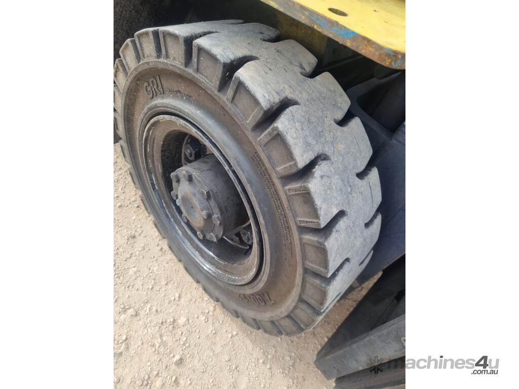 Used komatsu FG25T-14 Counterbalance Forklifts (878661)