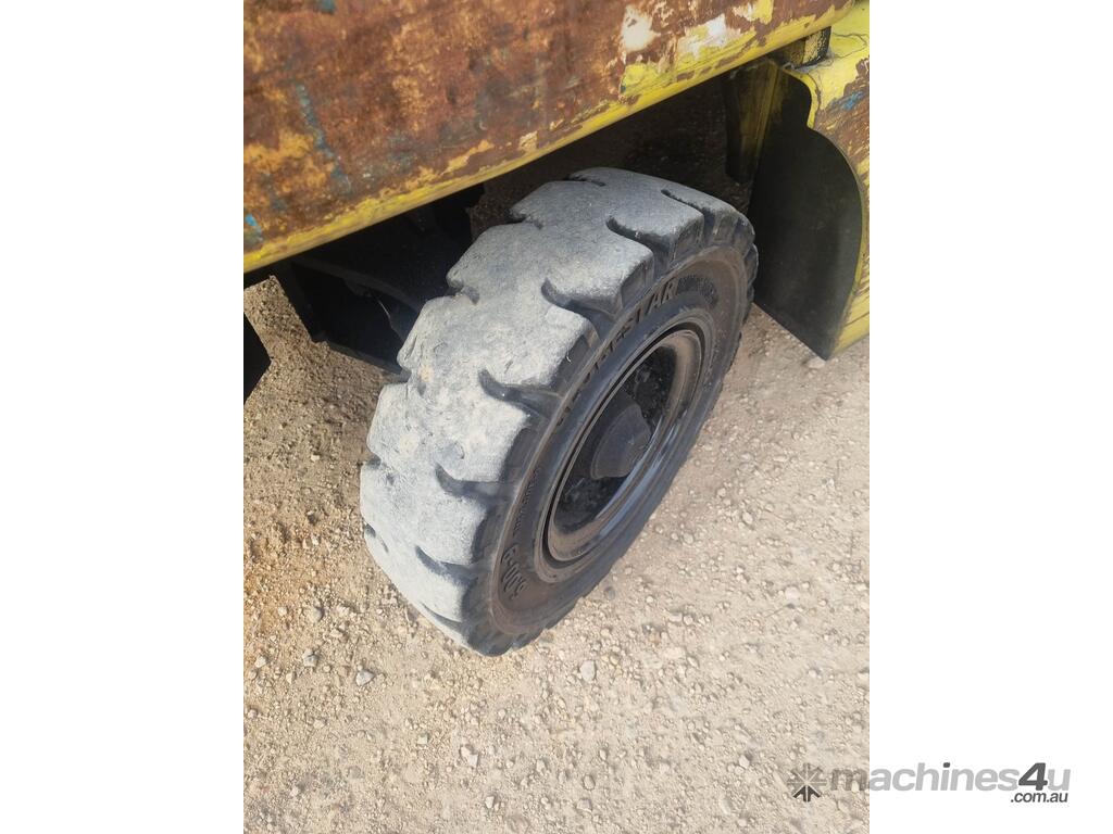 Used komatsu FG25T-14 Counterbalance Forklifts (878661)