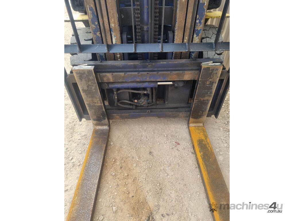 Used komatsu FG25T-14 Counterbalance Forklifts (878661)