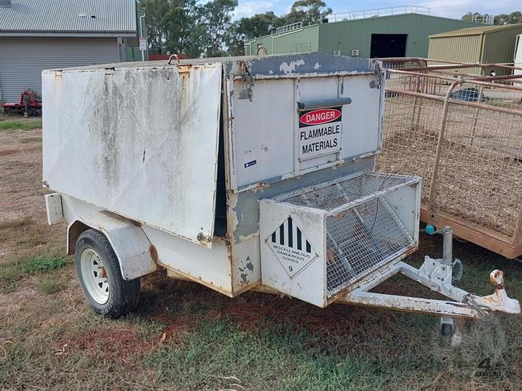 Buy Used Flammable Flammable Materials Trailers (1107862) - Listed on ...