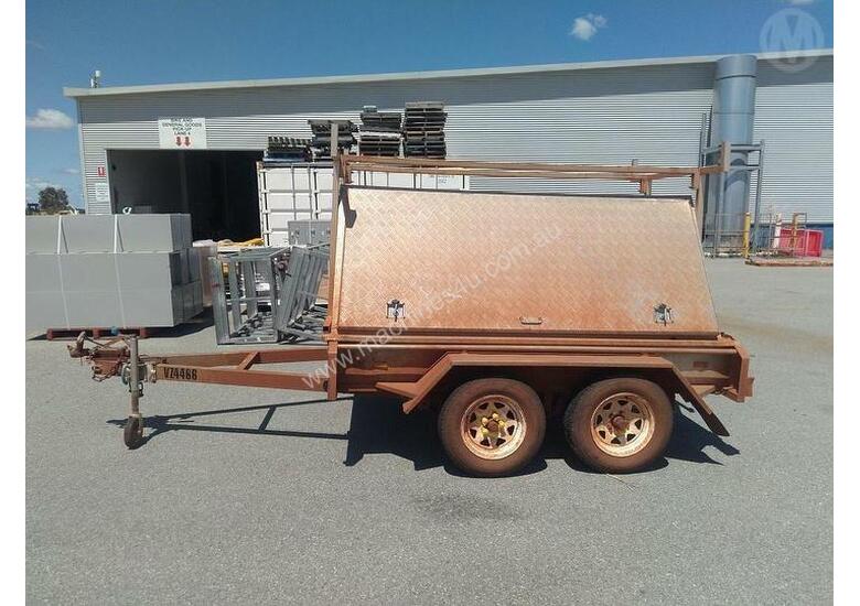 Buy Used Custom Custom Enclosed Box Trailer Box Trailer in , - Listed ...