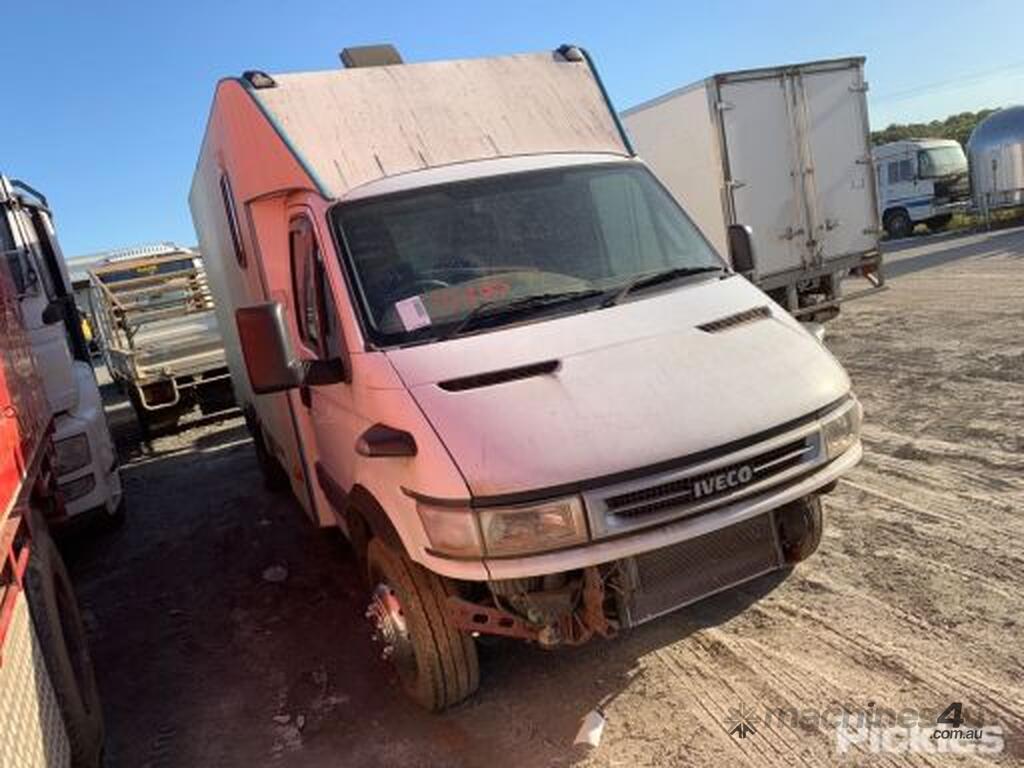 Buy Used Iveco Iveco Flat Top Trailer in , - Listed on Machines4u