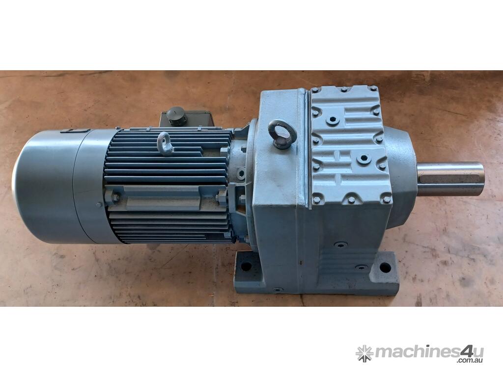 New sew TYP R147 DV 200L4 BM62 HR TF Gearboxes & Drives (873162)