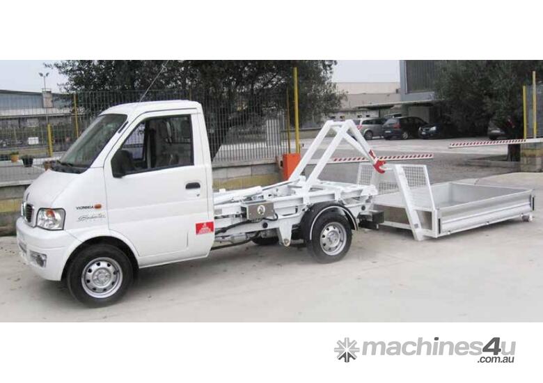 Buy New 2023 TAM TAM T1- H900 HOOKLIFT Hooklift/Bi Fold Trucks (890962 ...