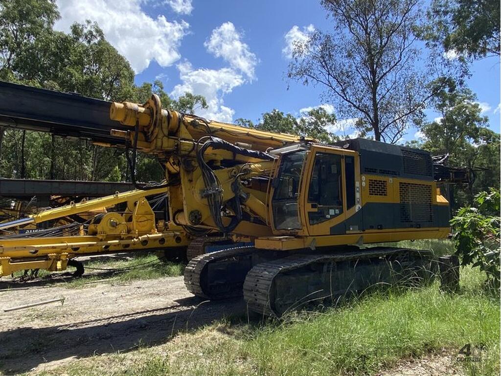 Used RTG 21T Bauer with 60/80 double rotary plus Mr125 Vibro and MB 150 ...
