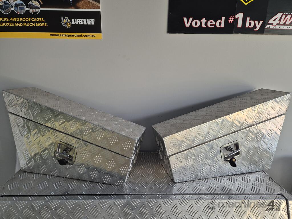 Used Checker Plate Under Tray Tool Box Tool Boxes in , - Listed on ...