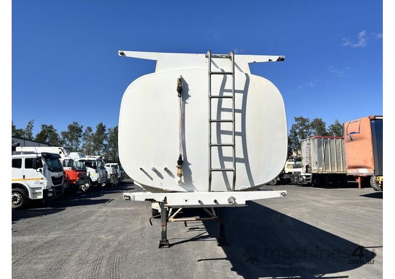 Buy Used 2020 AAA Trailers 2020 AAA Trailers M32CMCWST Tri Axle Water ...