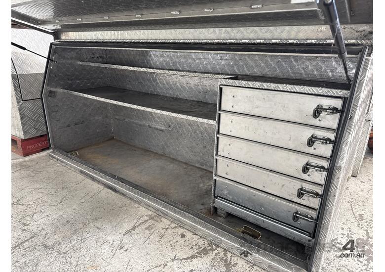 Used Single toolbox Tool Boxes (1072763) - Listed on Machines4u