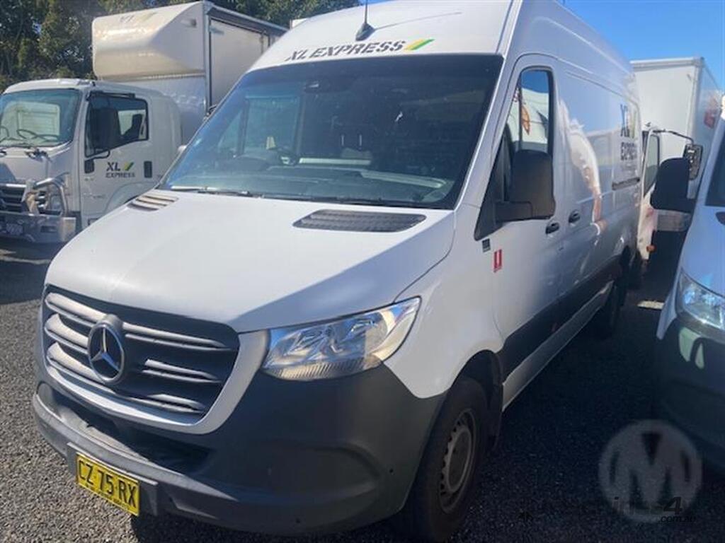 Buy Used mercedes benz SPRINTER 311 CDI Trucks (1165963)