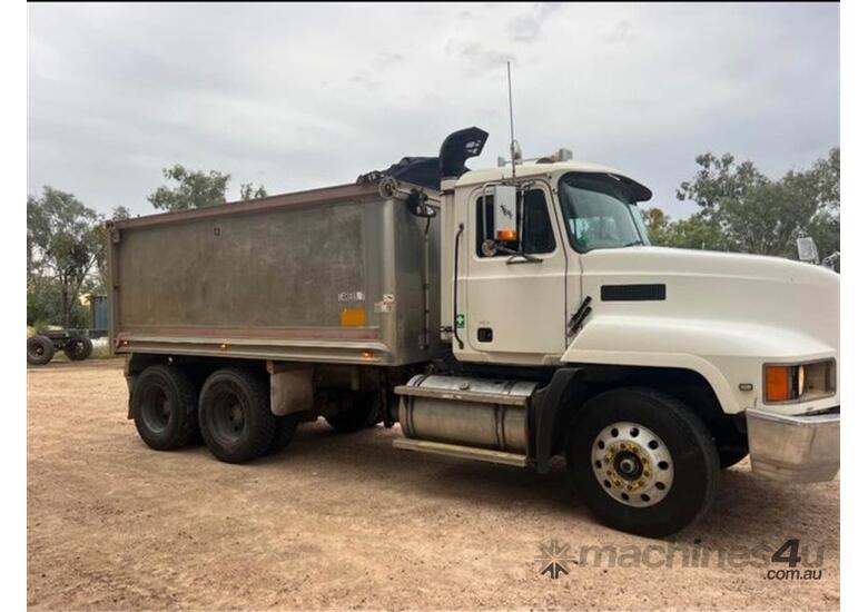 Buy Used 2004 Mack 2004 MACK CH Tipper 6x4 Truck Trucks (1089664 ...