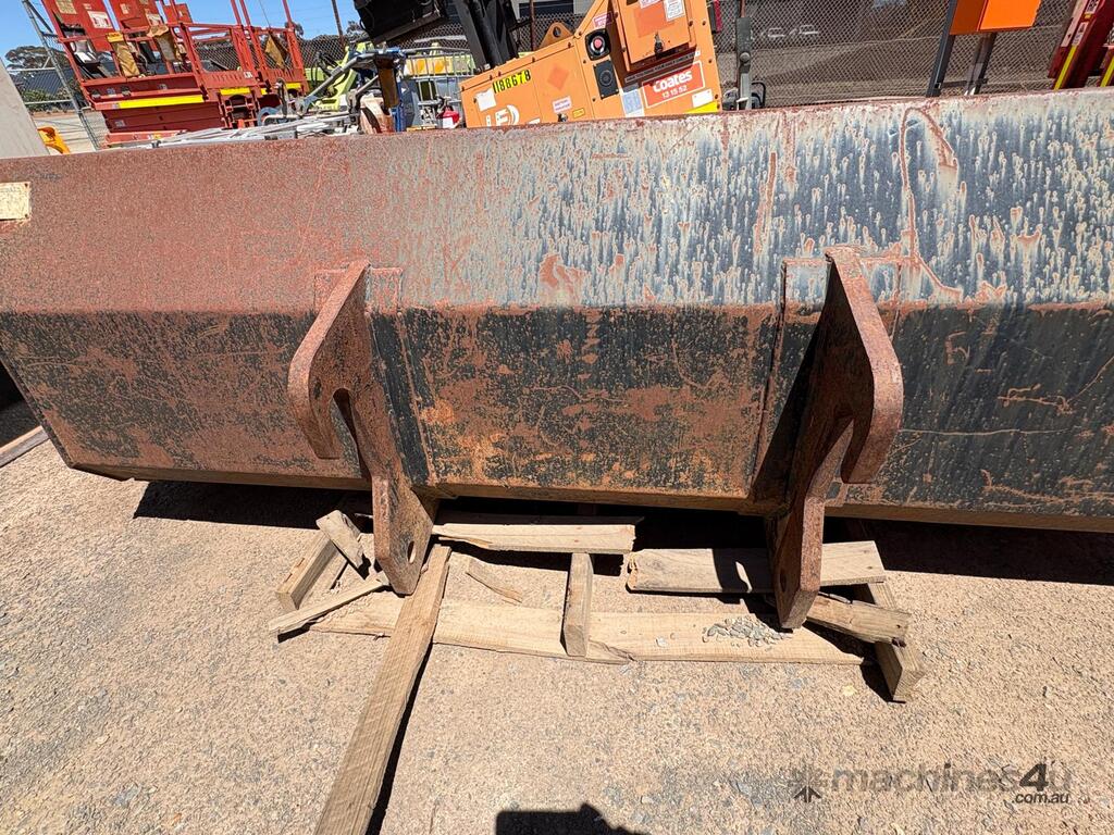 Used Bucket Kalgoorlie (1201764)
