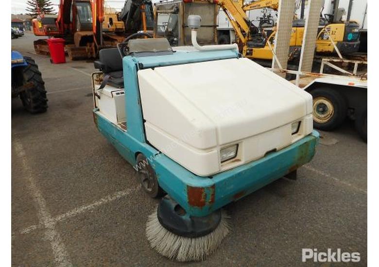 Buy Used tennant 6550 Ride On Sweeper in , - Listed on Machines4u