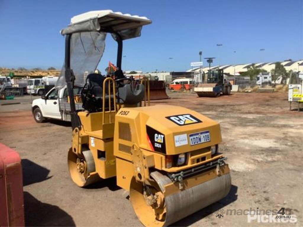 Used Caterpillar CB24 Roller Vibrating in , - Listed on Machines4u