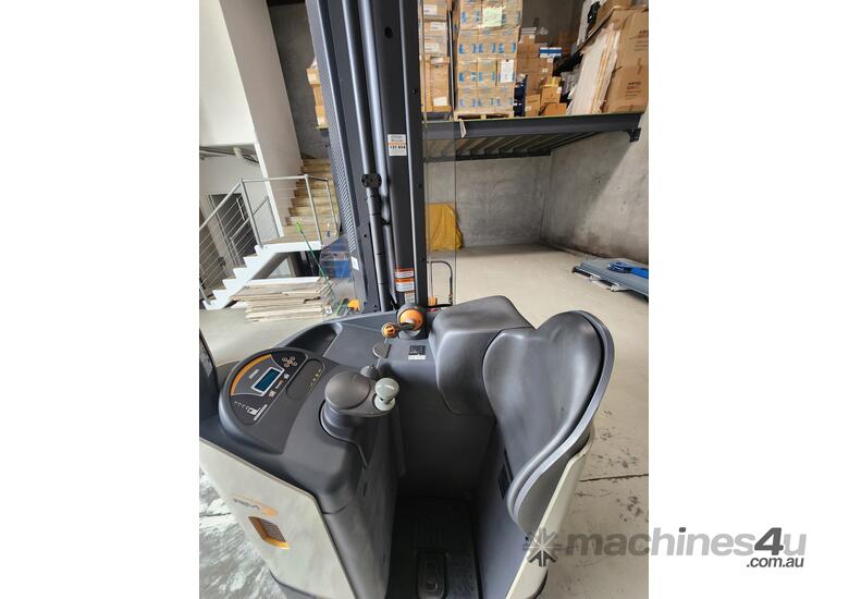 Used 2021 Crown Crown Reach Forklift Model RM602520TT6860R Reach Trucks ...
