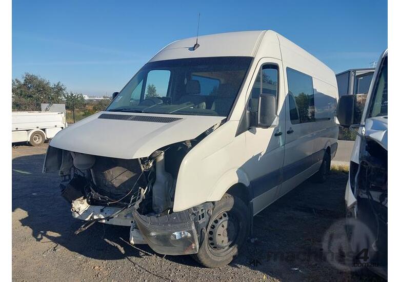 Buy Used volkswagen Volkswagen Crafter Trucks (1101165) - Listed on ...