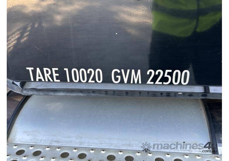 Buy Used 1998 Freightliner 1998 Freightliner FL112 6x4 Beavertail Truck ...