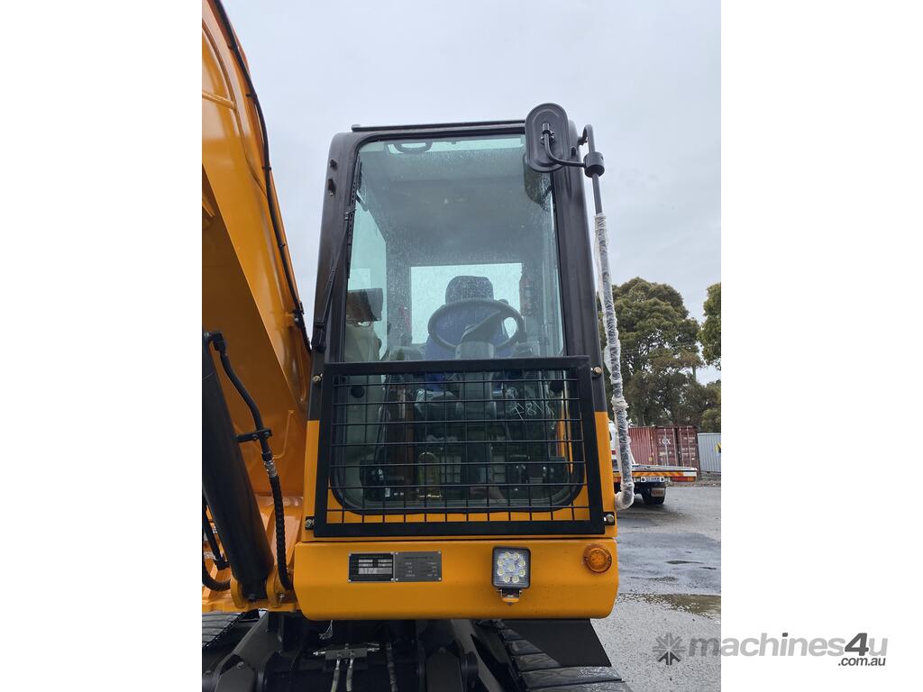 New UHI UME90 Excavator (905465)