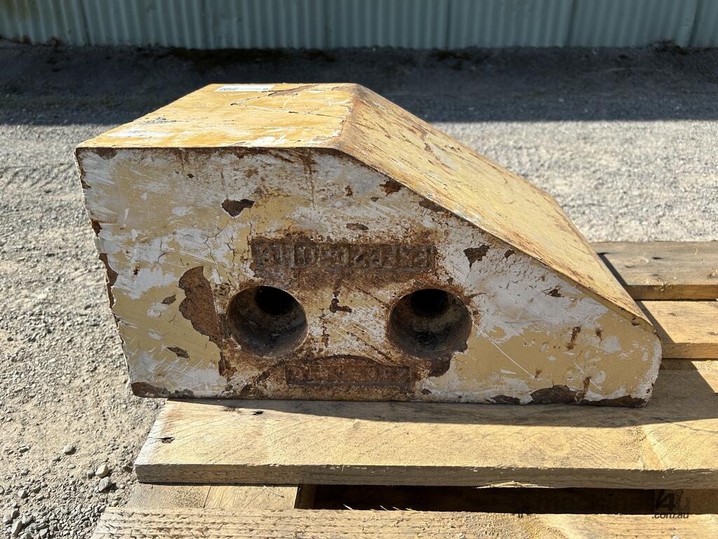 Used Two CAT 930G Counterweights Counterbalance Forklifts in , - Listed ...