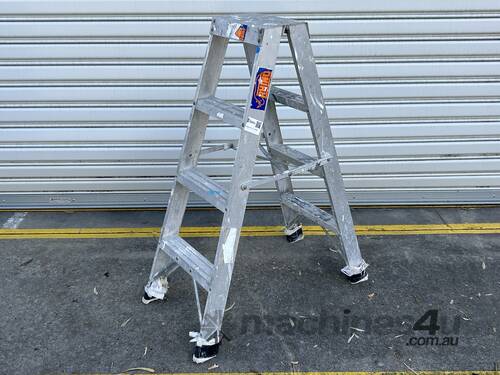 Used Rhino Step-Ladder Ladders in , - Listed on Machines4u