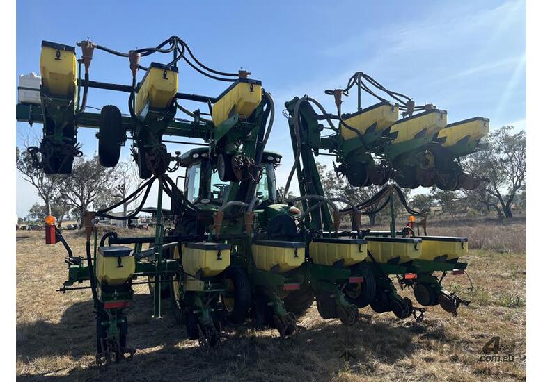Used John Deere John Deere Stack Fold Cotton Planter Tractor Planters ...