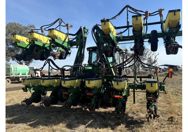 Used John Deere John Deere Stack Fold Cotton Planter Tractor Planters ...