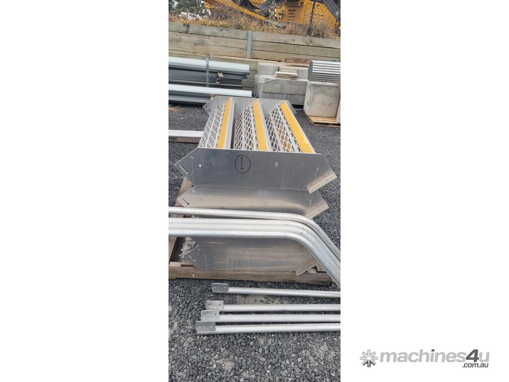 Used Pallet of Aluminium Steps and Hand Rails (1200466)