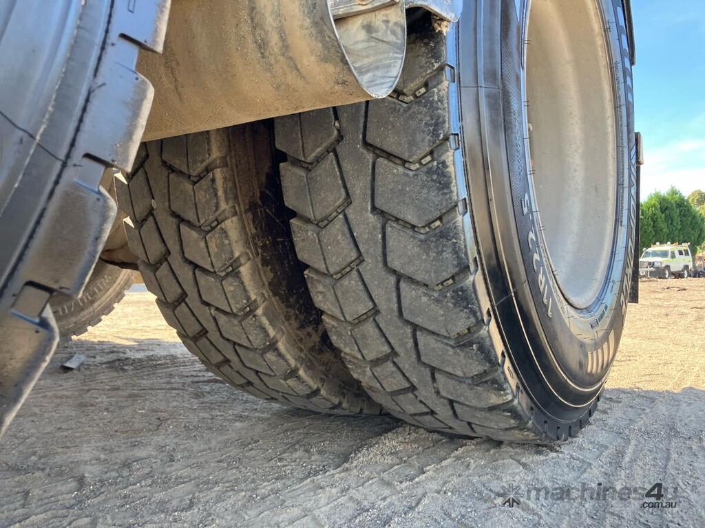 Buy Used 2011 Mack METROLINER Service Trucks (1107967)