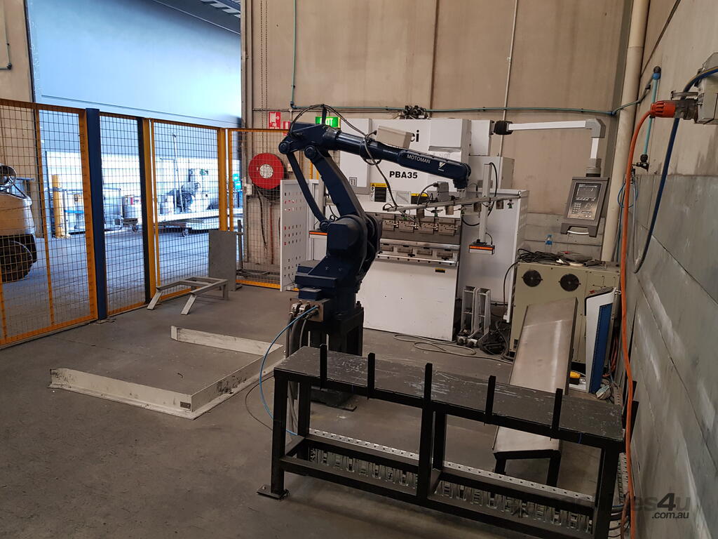 New Advanced Robotics Engineering Industrial Robotic Machine Tending ...