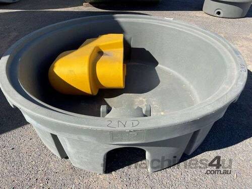 Used Not Specified Unknown 1000L Round Trough Feed Trough in , - Listed ...