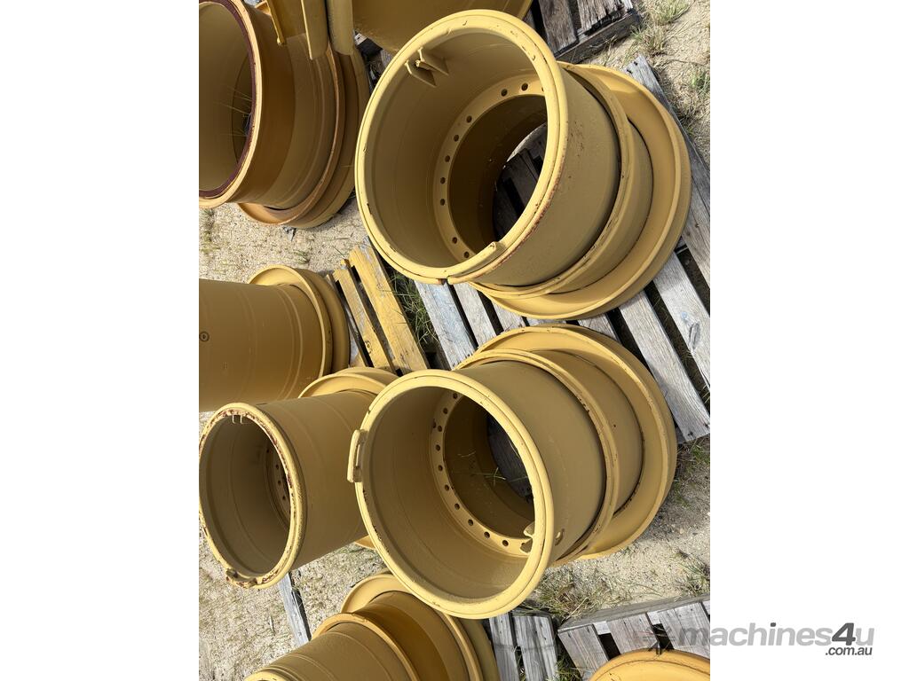 Buy Used Qty 6 x Earthmoving Rims Truck Rims (1082169) - Listed on ...